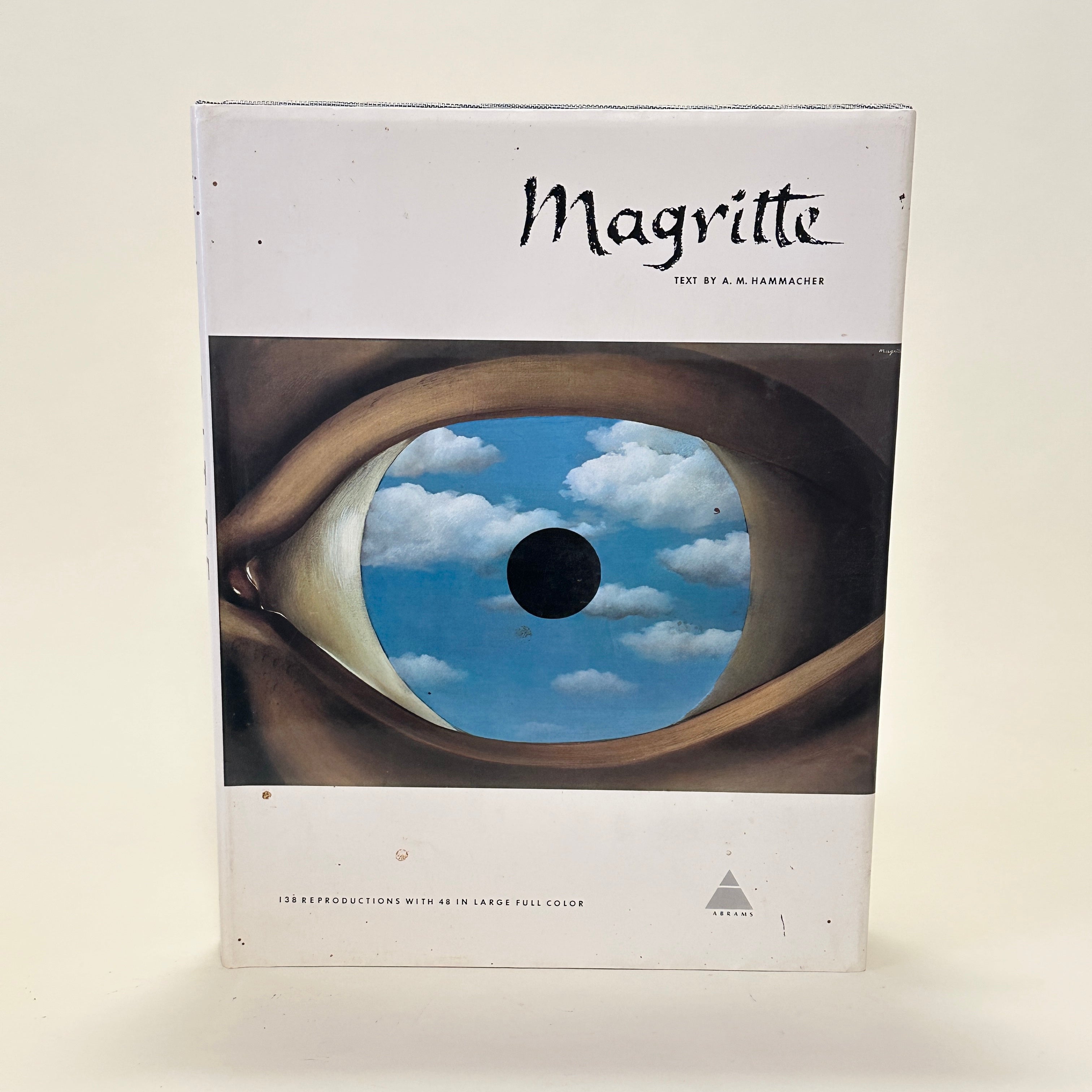 Book: Magritte – Arranging Things