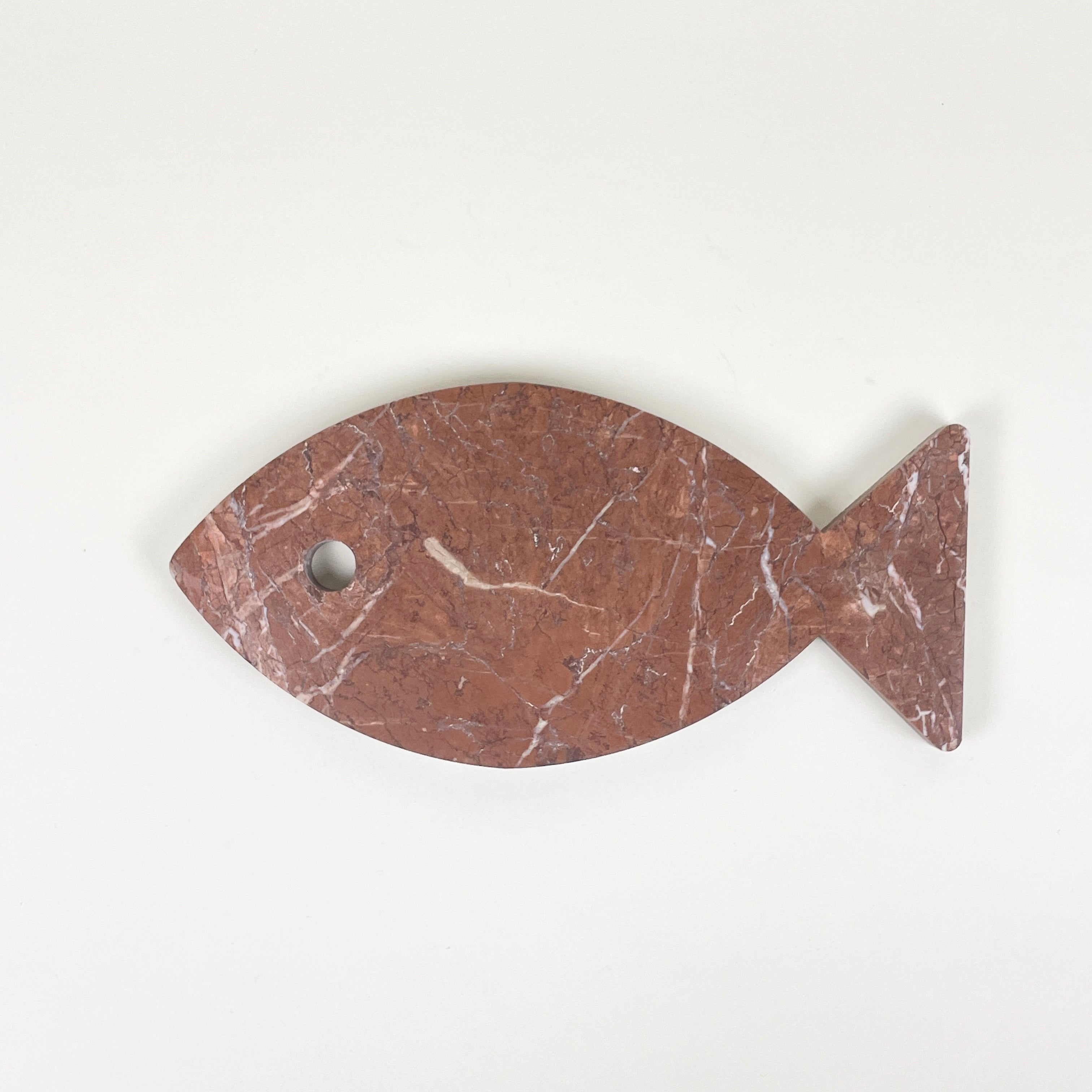 Marble fish by Public Studio, red – Arranging Things